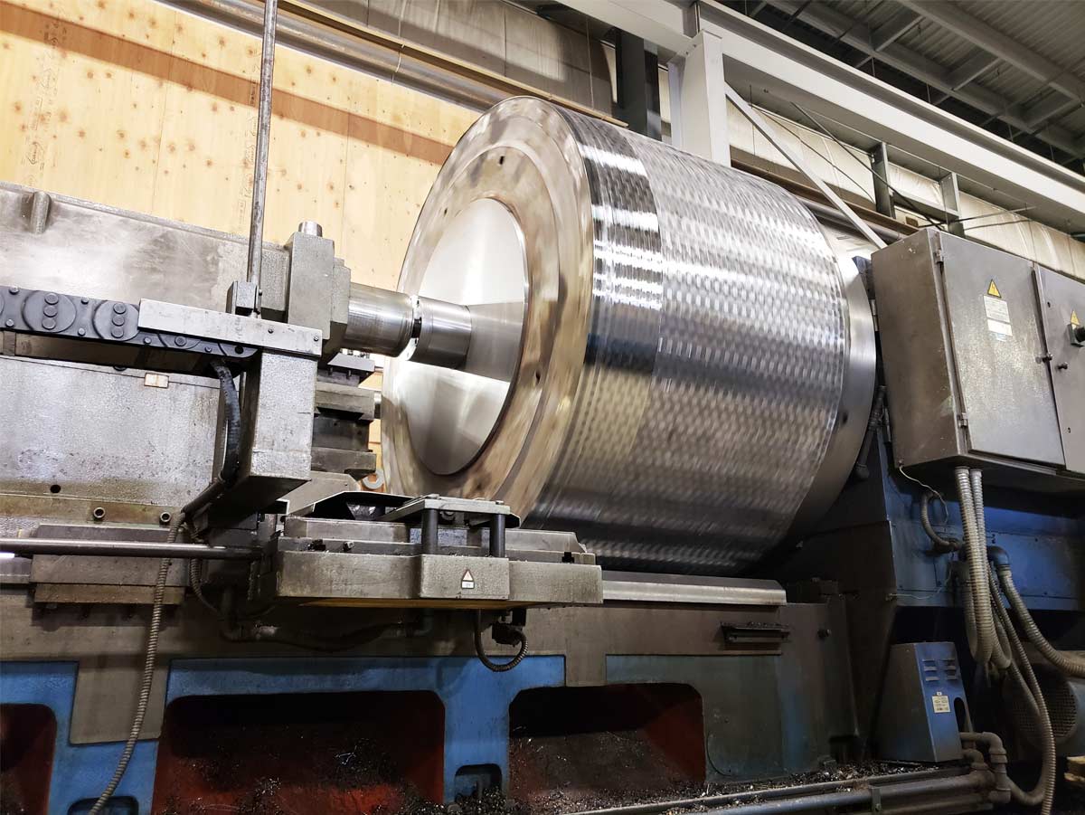 Crusher Roll on 67 Inch Big Swing Lathe – Gemini Machine Works